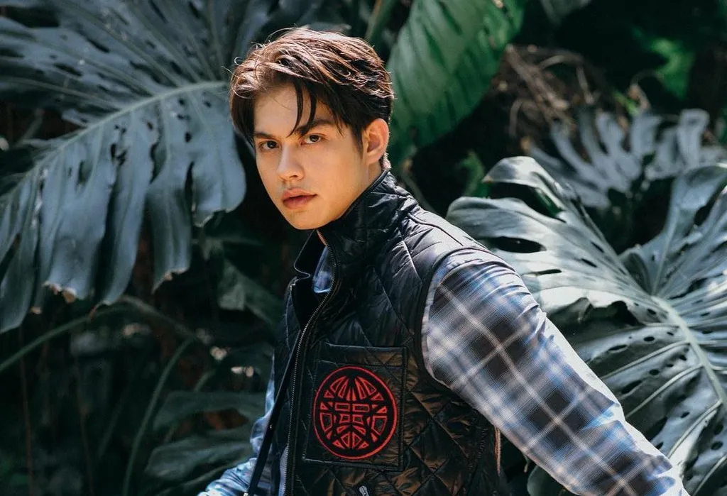 15 Drama Terbaik dari Aktor Muda Berbakat, Bright Vachirawit